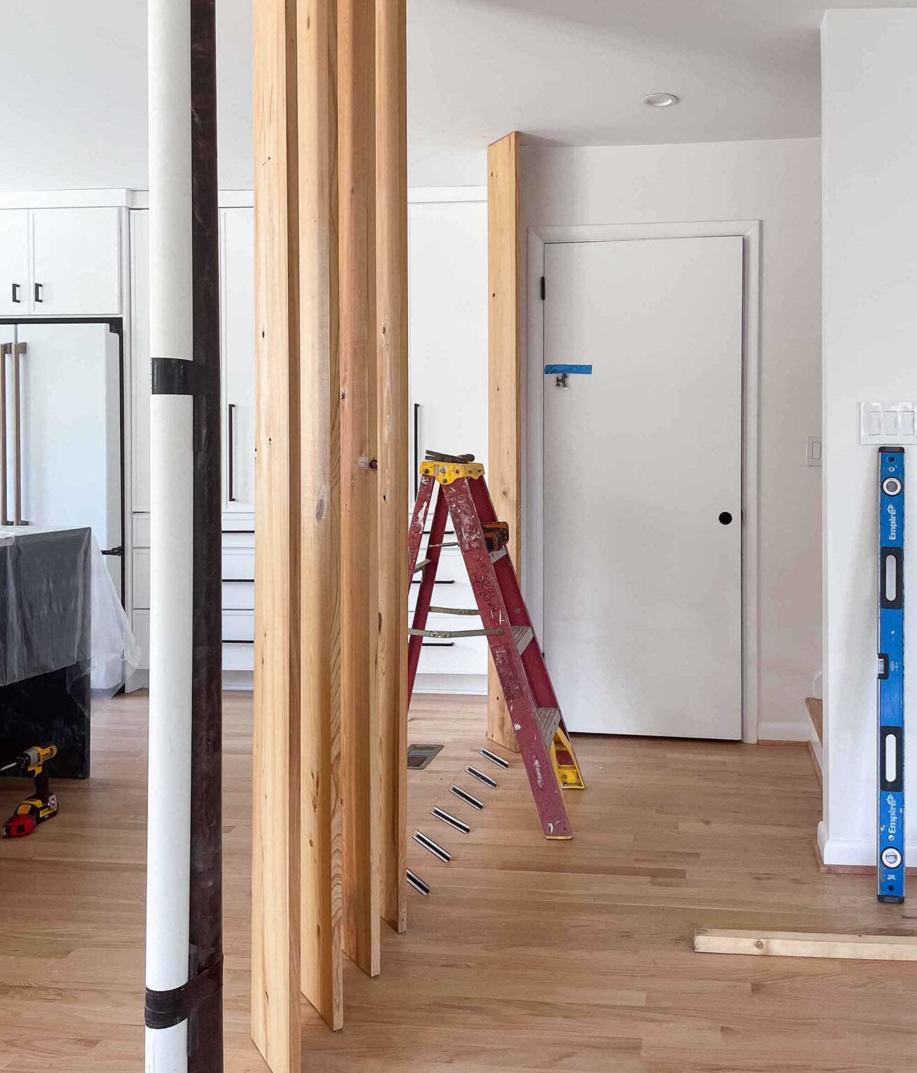 How Wooden Slats Transformed the Beach House’s First Floor – Made by Patchi